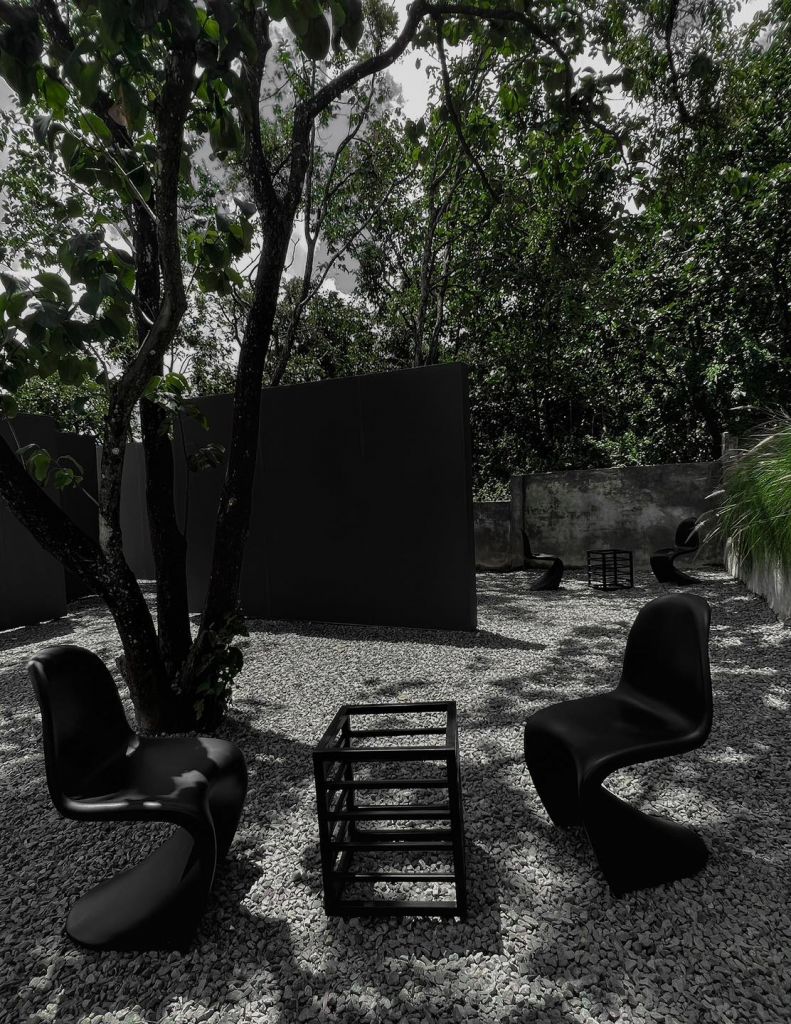 WAI Cafe - Có Gì Trong Menu Quán Cafe Tông Đen Bí Ẩn?